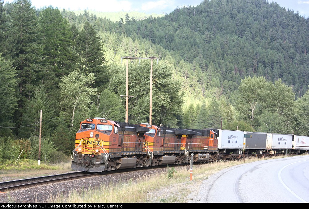 BNSF 5626, 5052, and 4076 Head Into the Evening Sun With Pigs